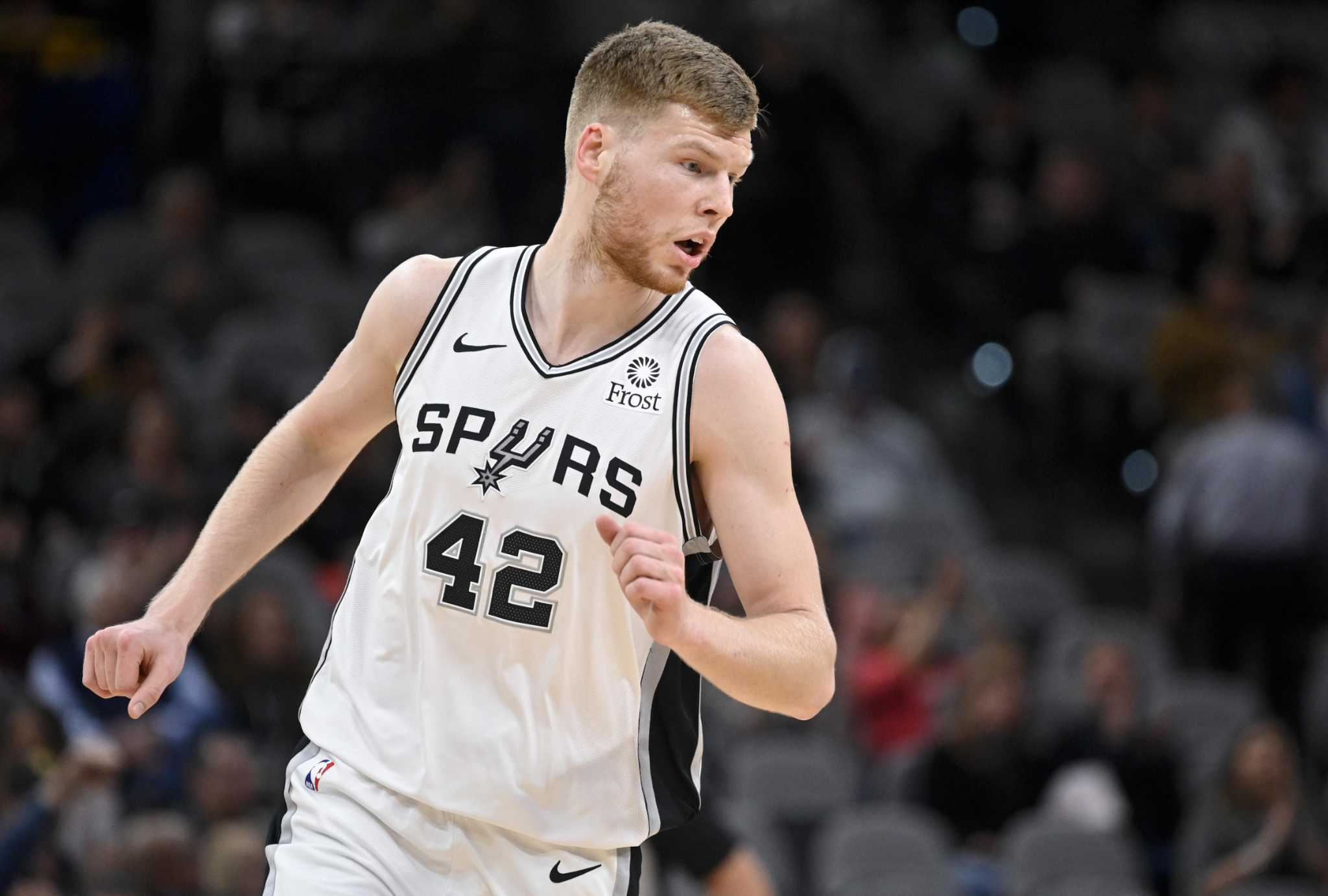 Spurs’ bench getting busy from distance