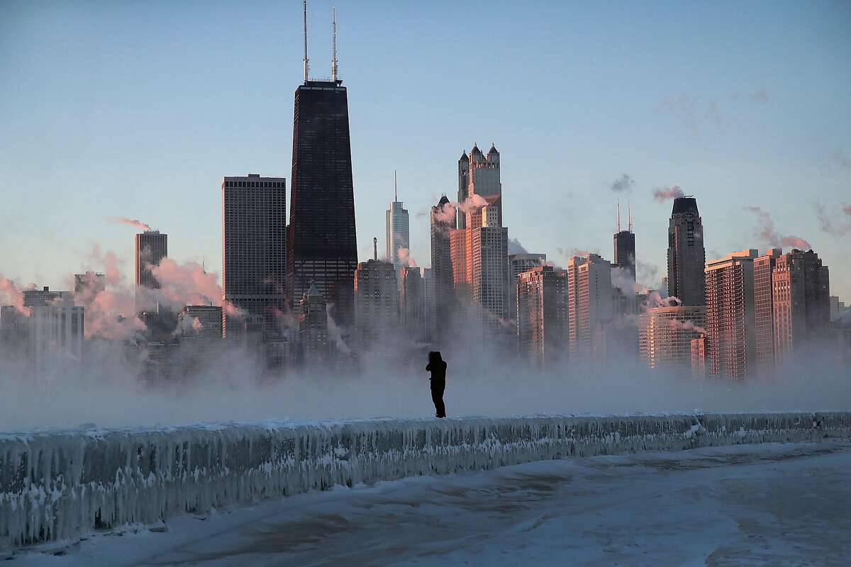 Deadly deep freeze spreads from Midwest to East Coast