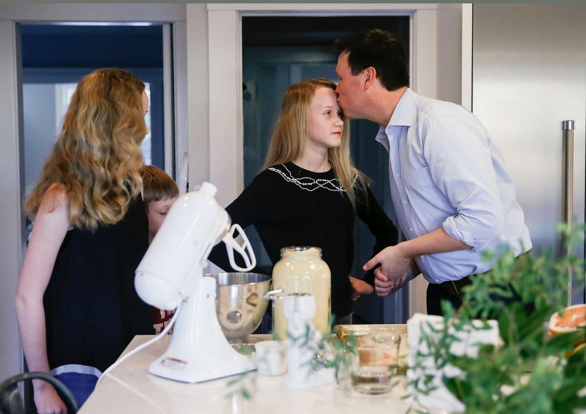 Giants broadcaster Dave Flemming to stay, agrees to 4-year deal