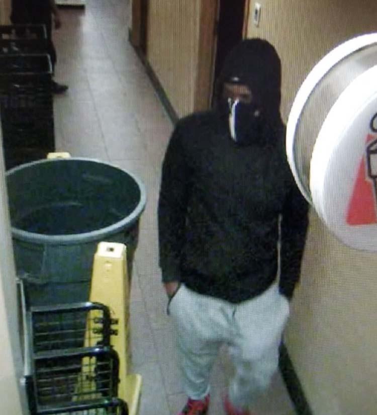 Suspects sought in armed robbery at Merritt Parkway service plaza