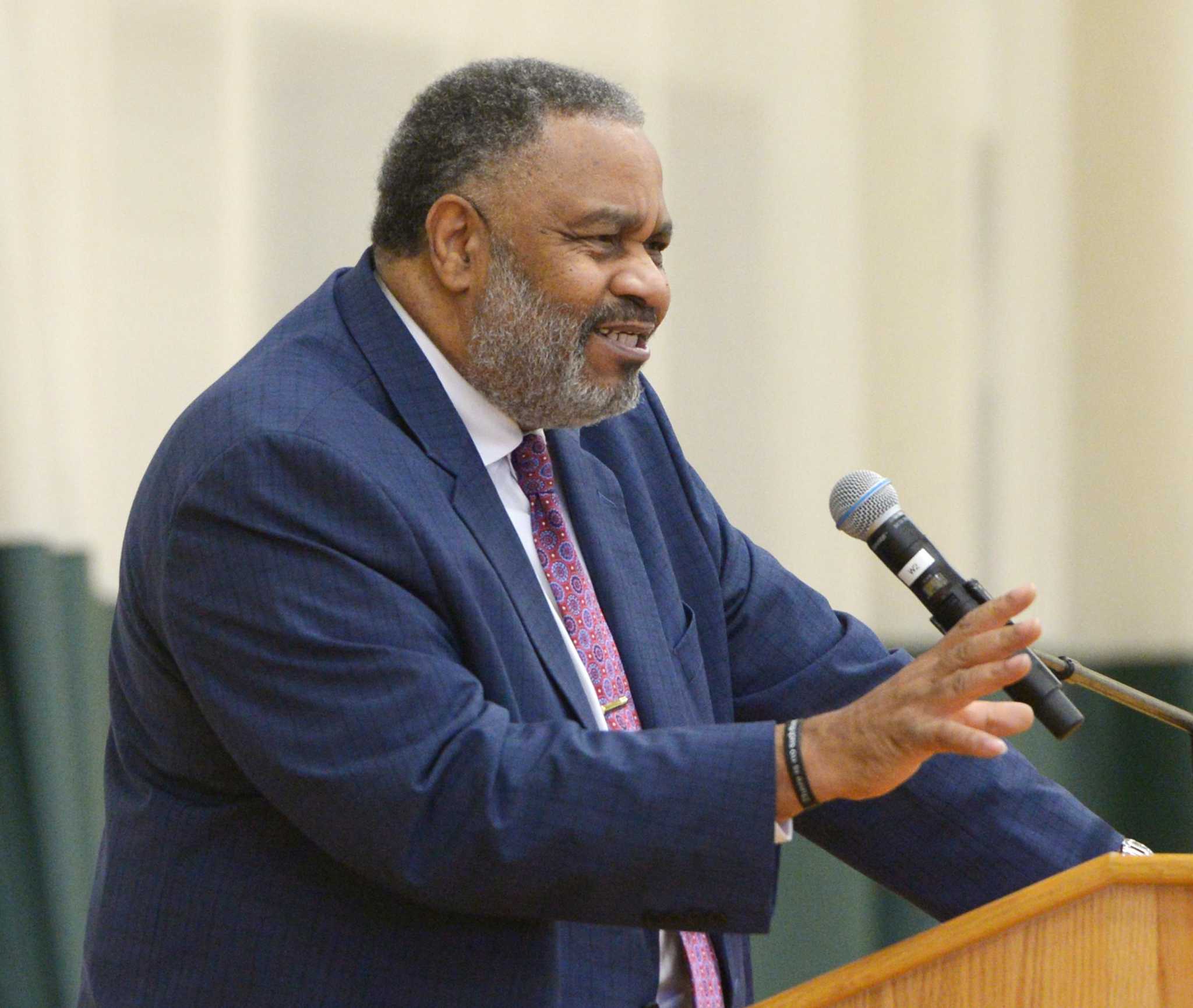 Exonerated death row inmate brings message of hope to Greenwich students