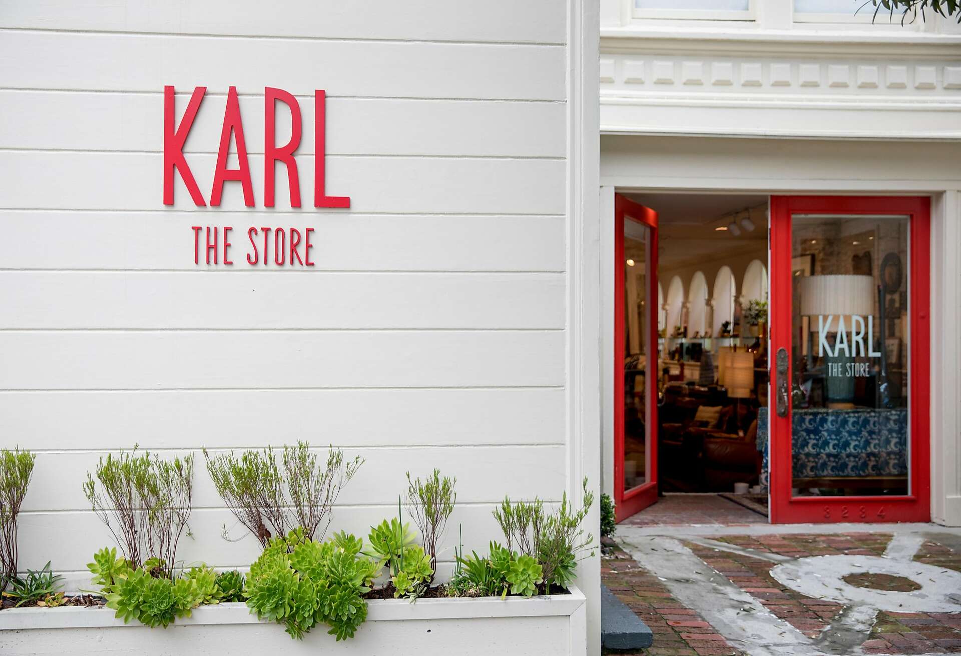 Amid retail woes, furniture stores a bright spot in Bay Area
