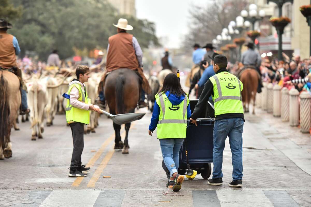 Western Heritage Parade and Cattle Drive kicks off San Antonio Stock ...