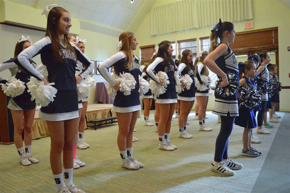 In Pictures / Seniors celebrate Super Bowl with party