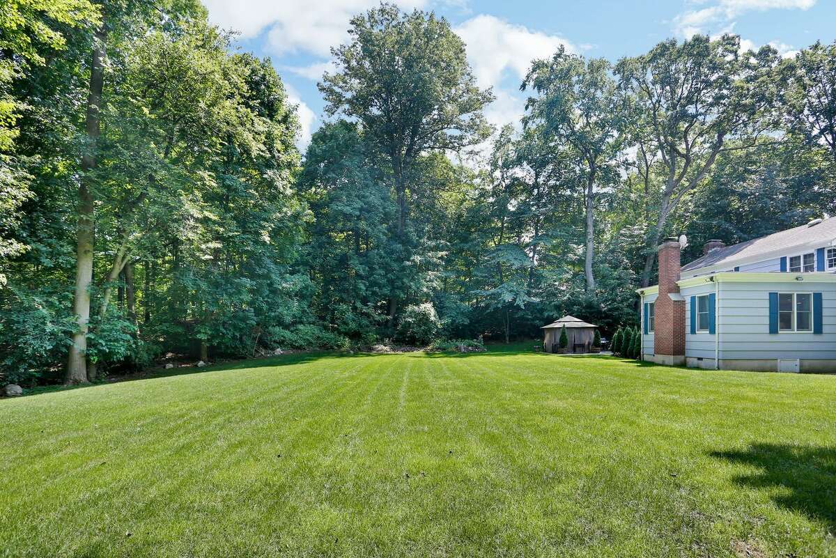 Former NY Met Lee Mazzilli puts Greenwich manse on the market