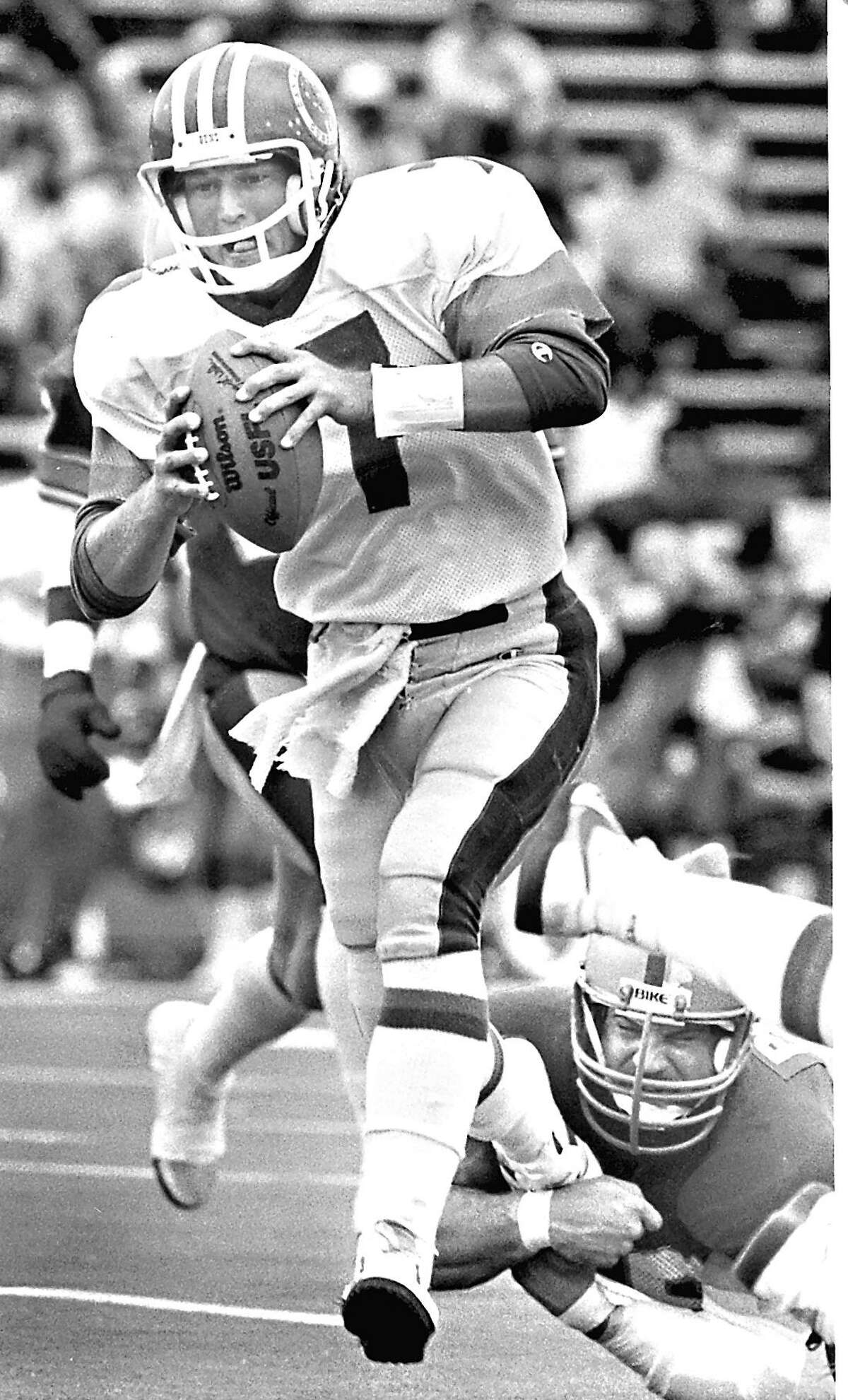 Gunslingers highlight San Antonio’s difficult history with pro football