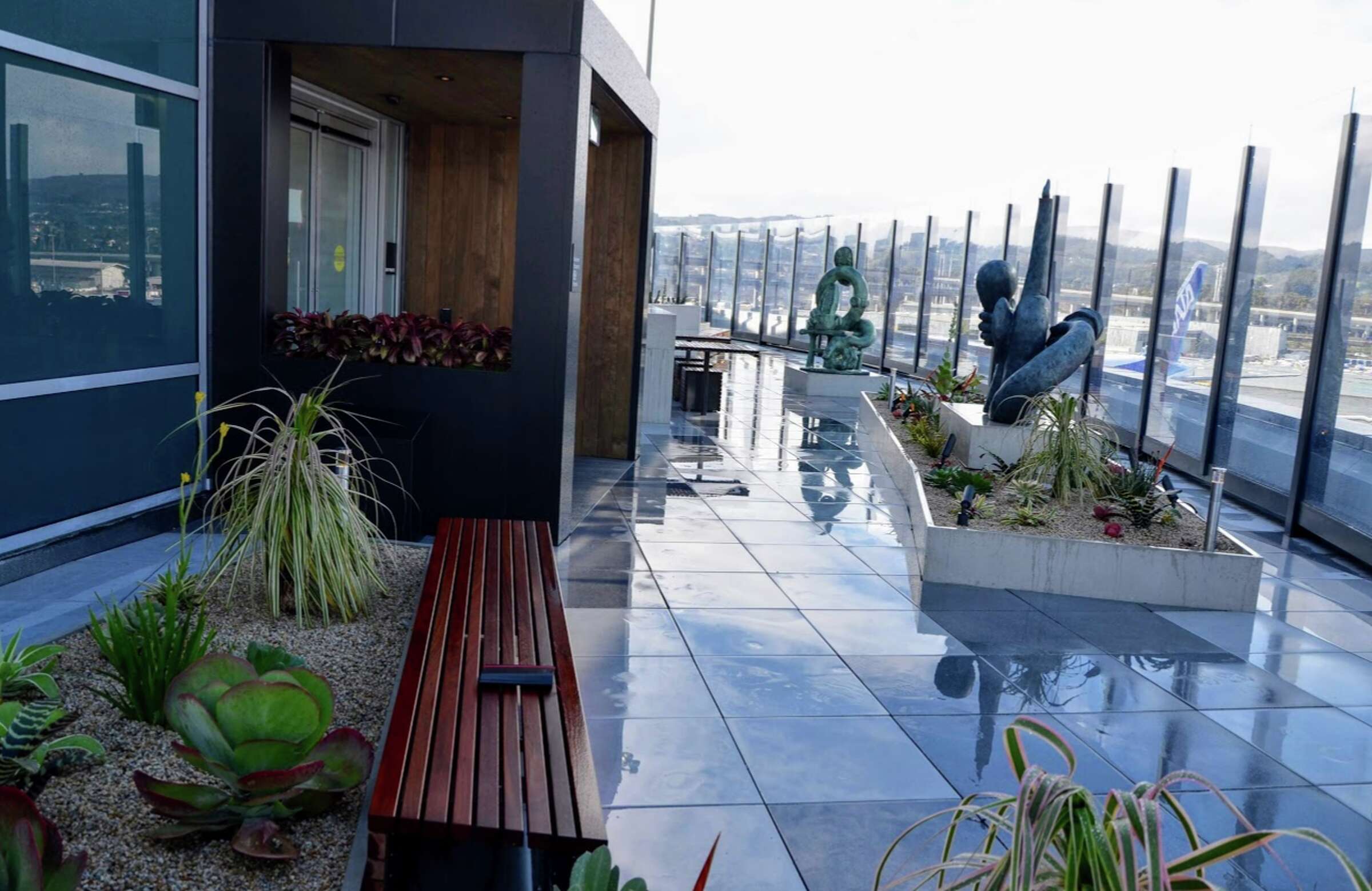 SFO unveils dramatic outdoor observation deck [PHOTOS]