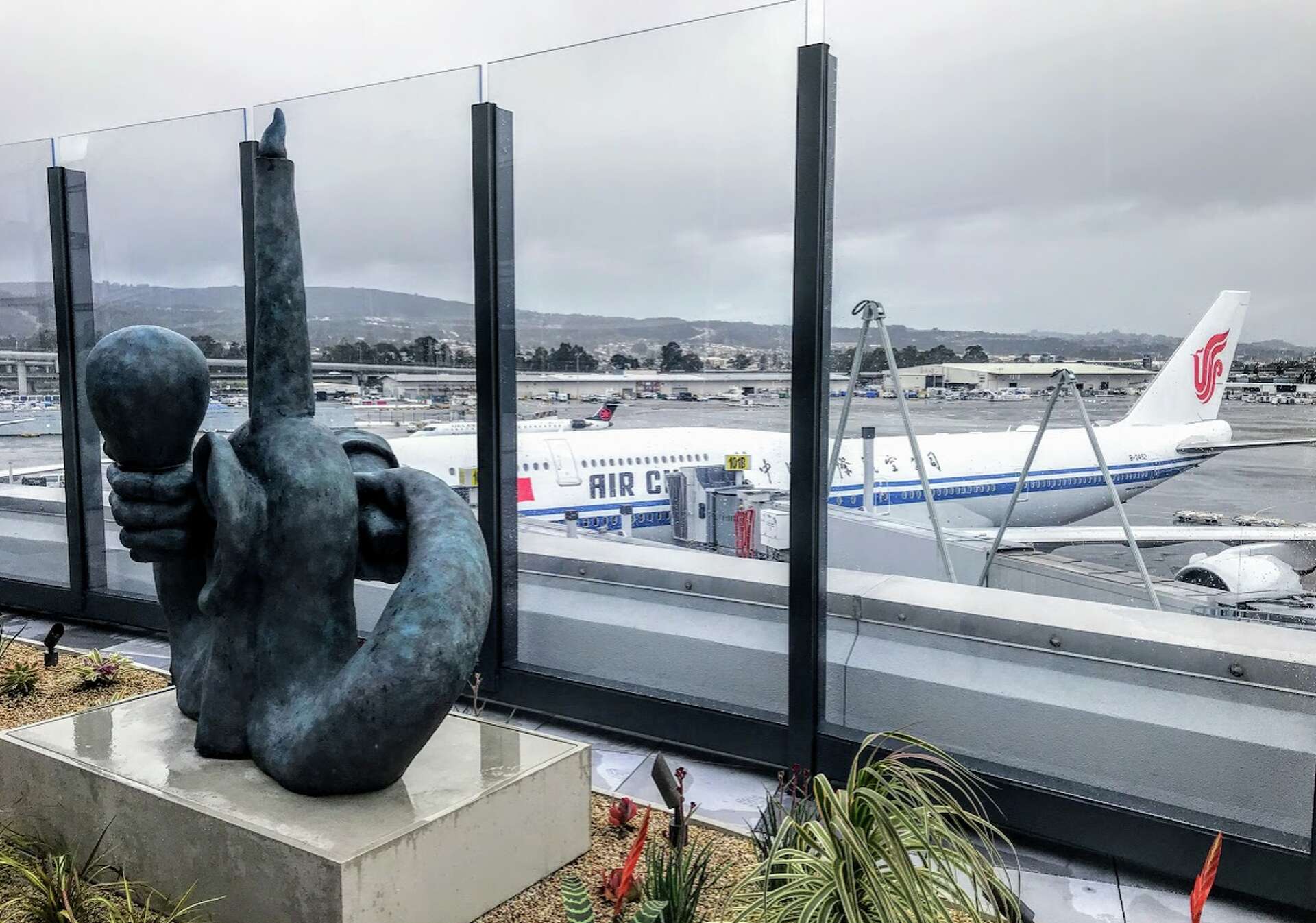SFO unveils dramatic outdoor observation deck [PHOTOS]