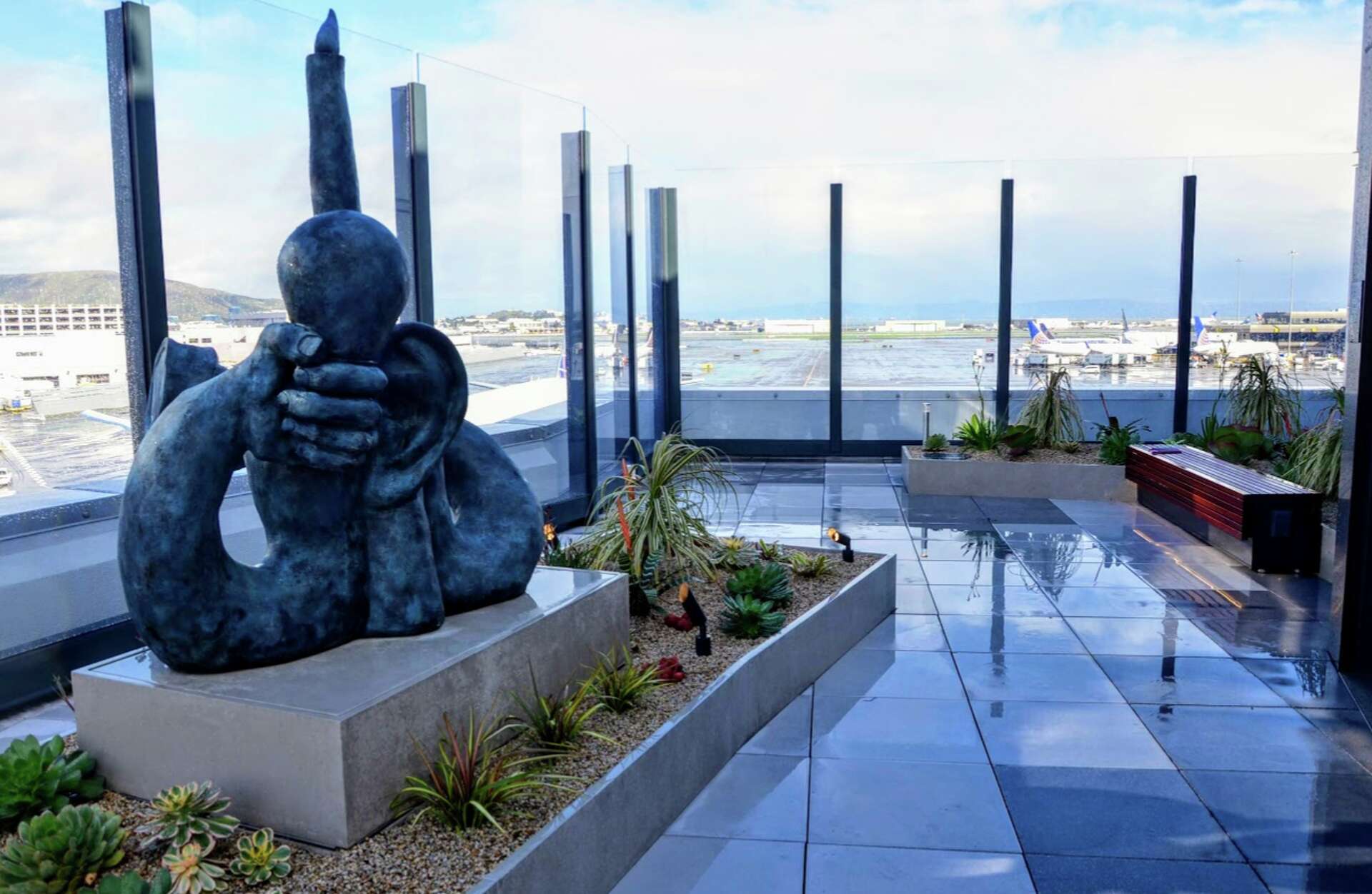 SFO unveils dramatic outdoor observation deck [PHOTOS]