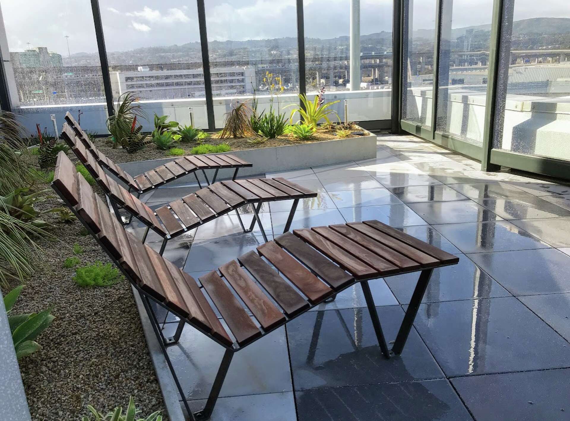 SFO unveils dramatic outdoor observation deck [PHOTOS]