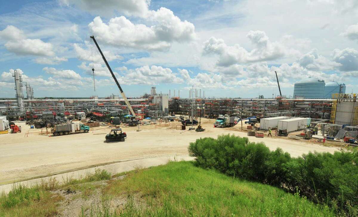 Feds give Kinder Morgan green light for next step in Elba Island LNG ...