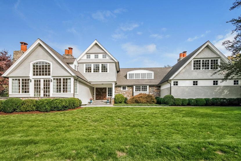 On the Market / Contemporary house optimizes indoor-outdoor living