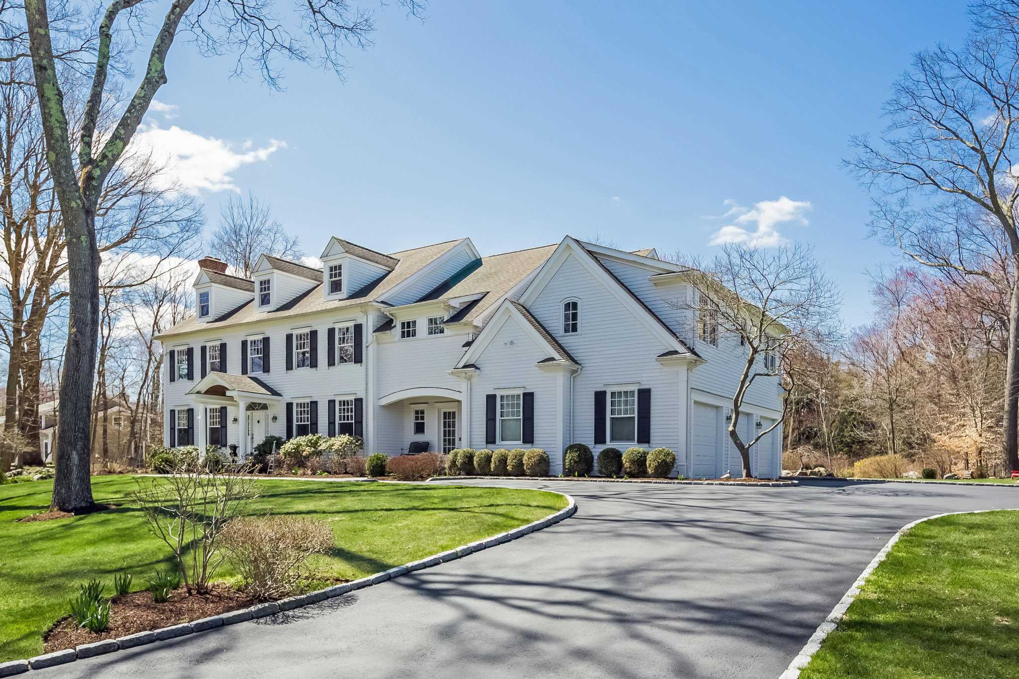 On the Market / Colonial featuring 900-bottle wine cellar