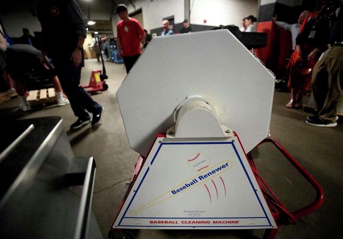 Astros pack up for 2019 spring training