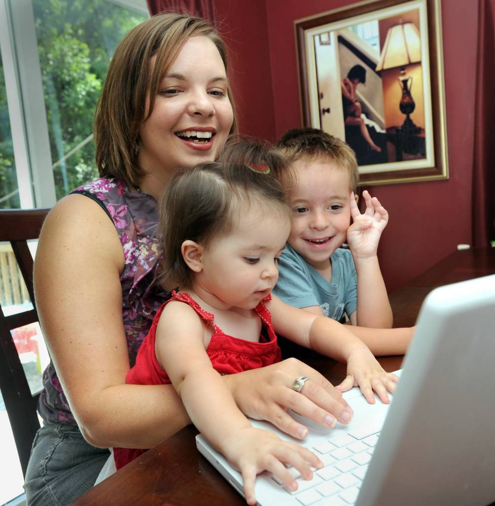 Local women find supportive community in mommy blogs