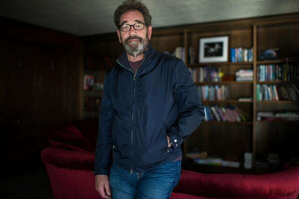 Huey Lewis battles through a hearing loss nightmare - SFChronicle.com