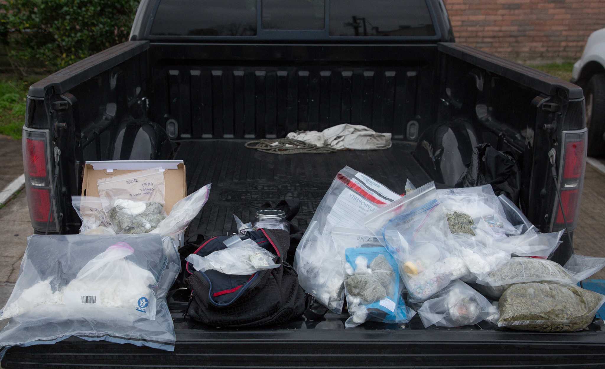 Eight suspects arrested in SW Houston raid that netted trove of drugs ...