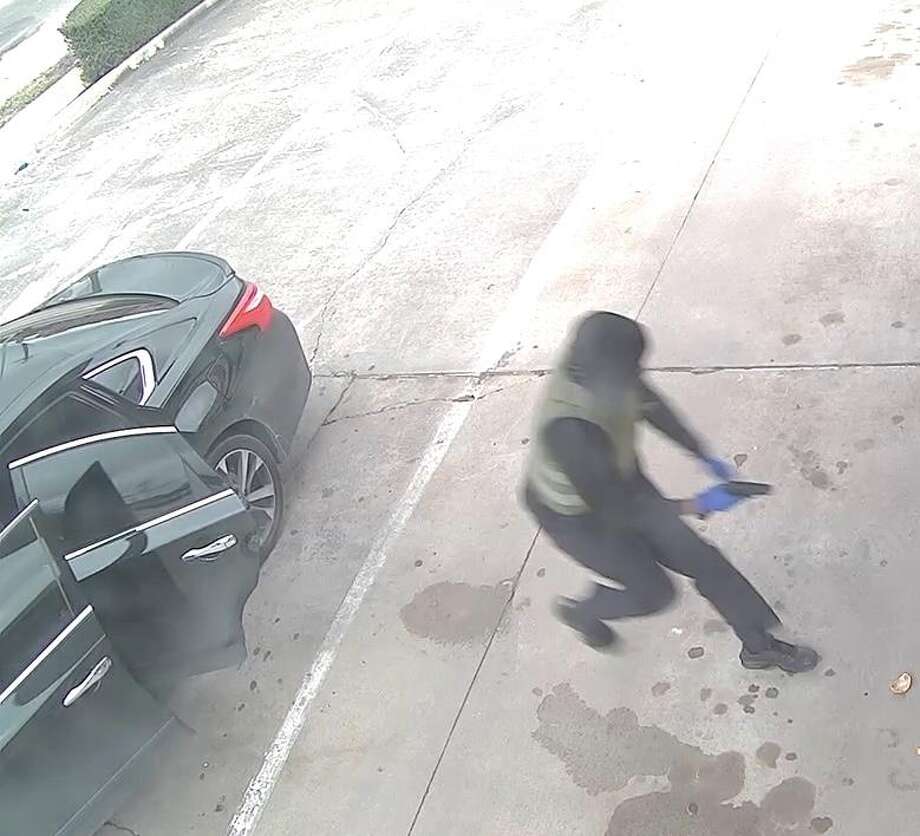 FBI on the lookout for suspect who robbed armored car - Houston Chronicle