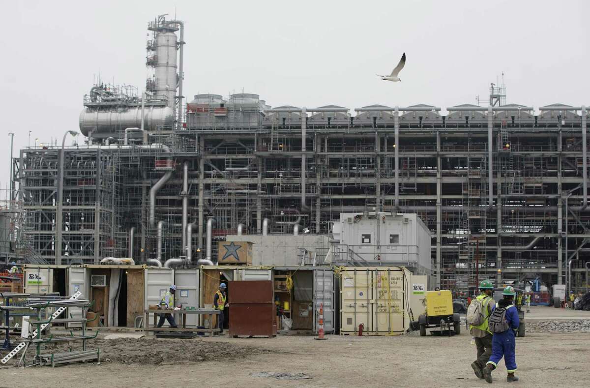 Sempra Energy begins startup process for Cameron LNG