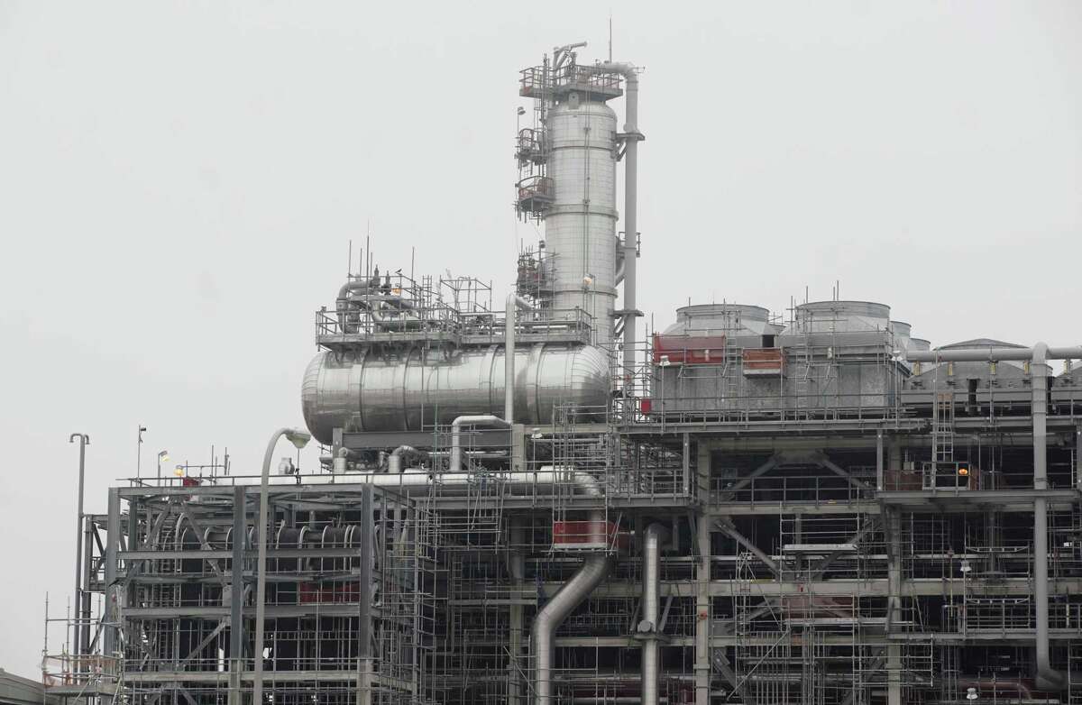 Sempra Energy begins startup process for Cameron LNG