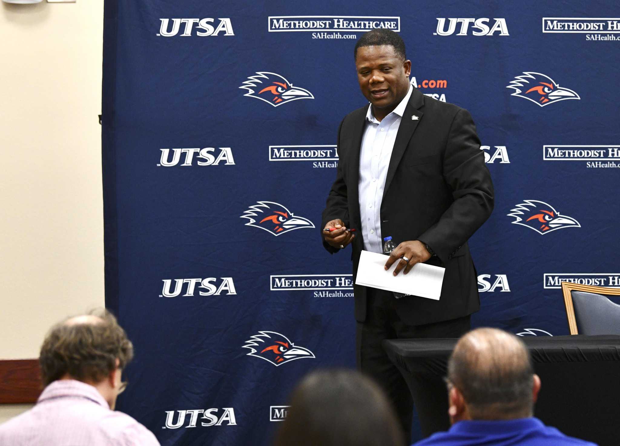Through coaching turnover, UTSA addresses needs at receiver, linebacker ...