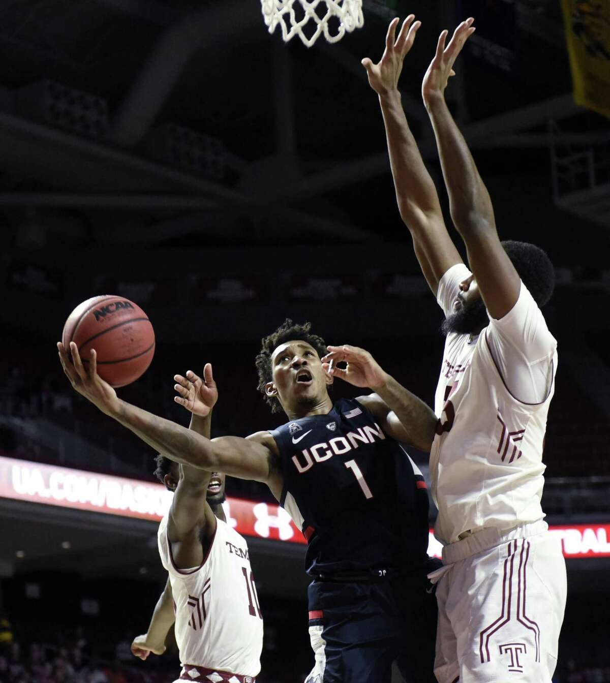 Temple crushes UConn; Jalen Adams suffers MCL sprain in left knee