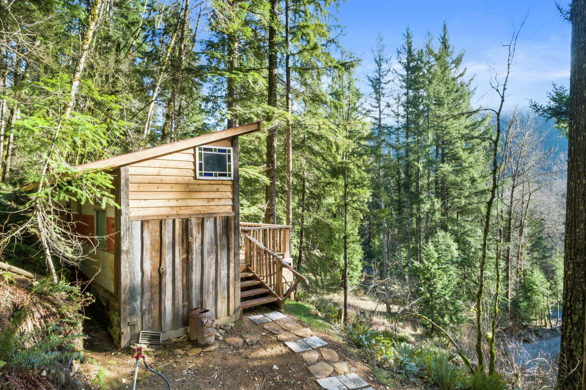 Repurposed trailer becomes charming, tiny cabin, just $135K