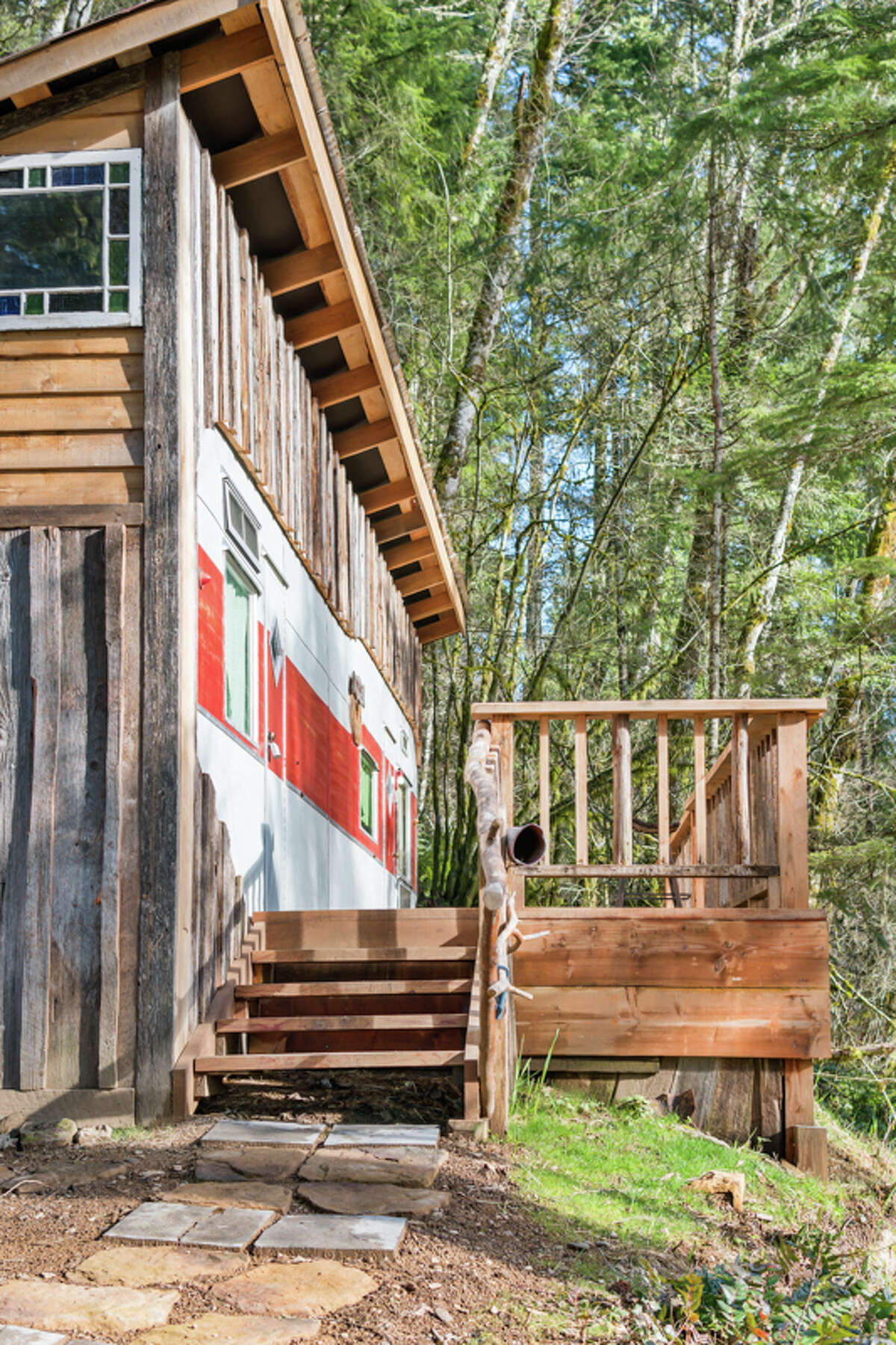 Repurposed trailer becomes charming, tiny cabin, just $135K