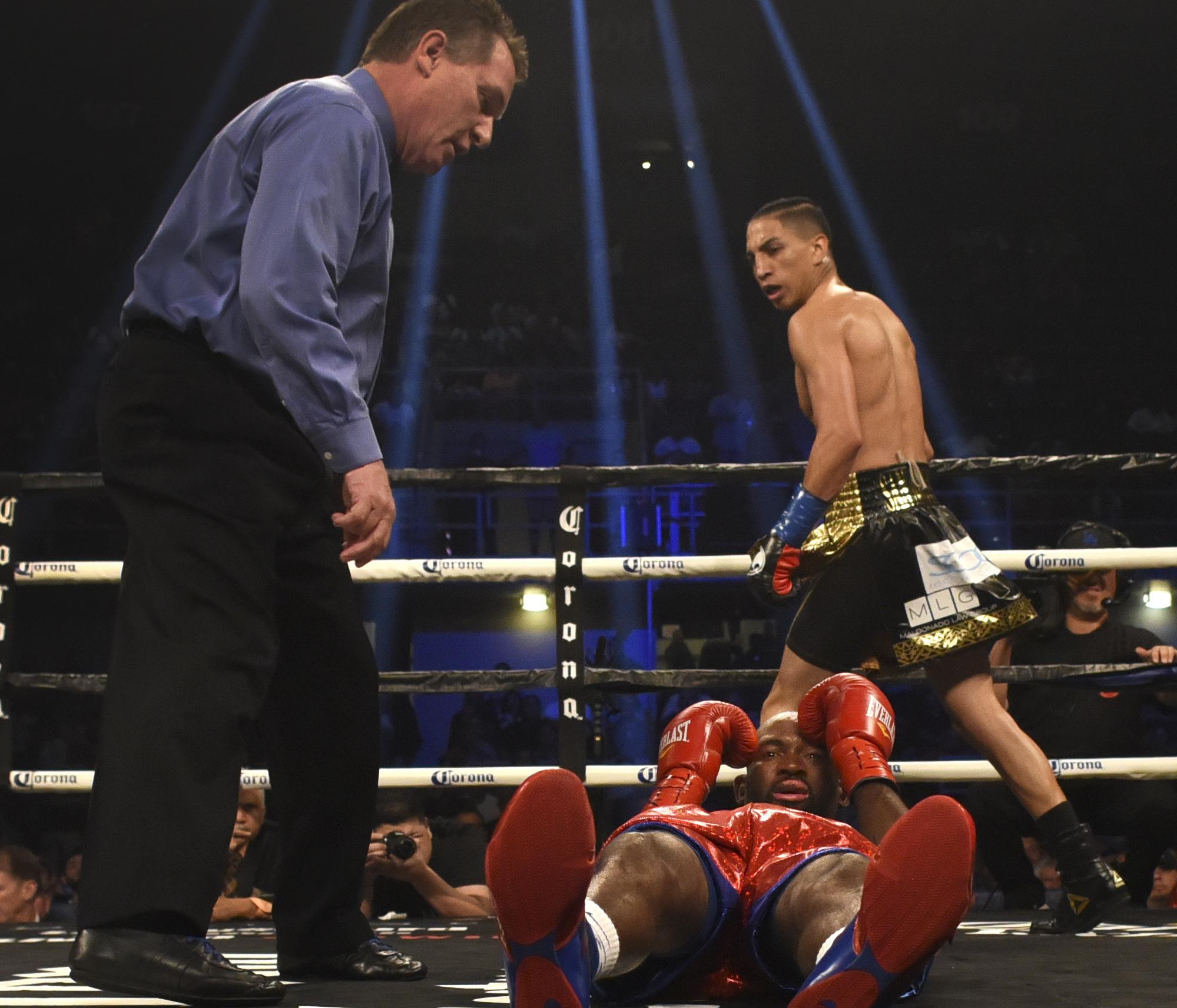 Showtime hyping punching power of San Antonio’s Mario Barrios