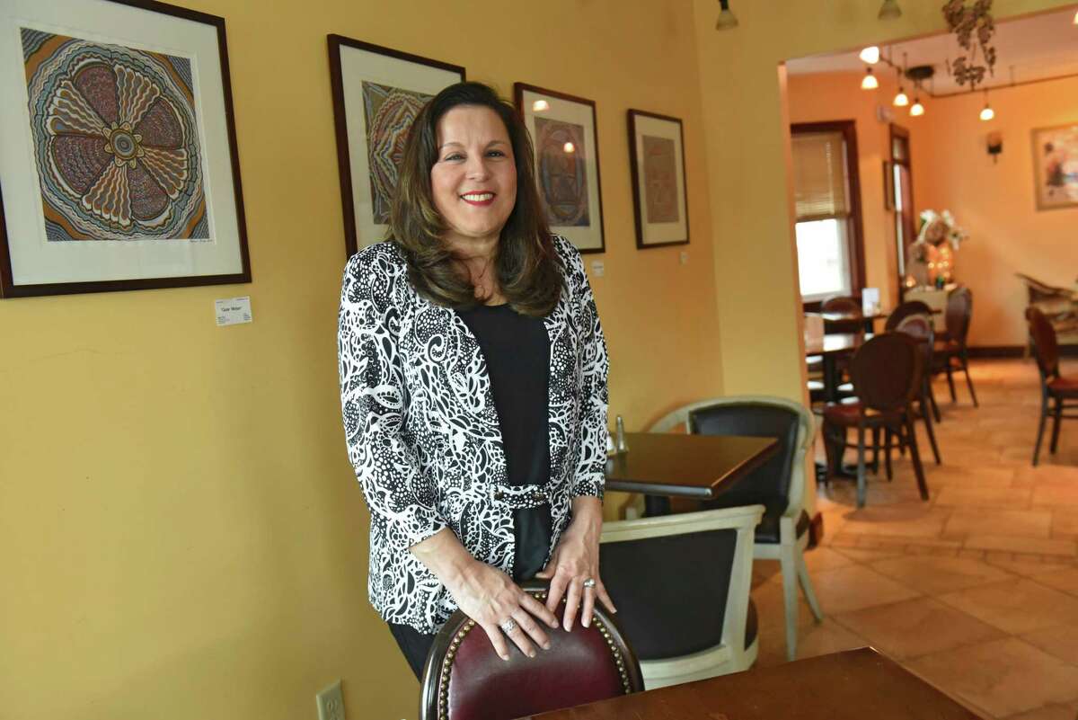 Foreign language skills useful for real estate experts