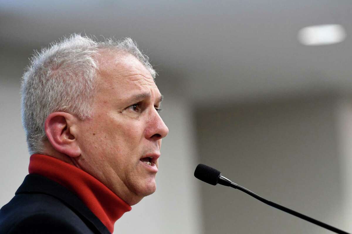 Viral superstar gymnast and coach coming to Aurora Games