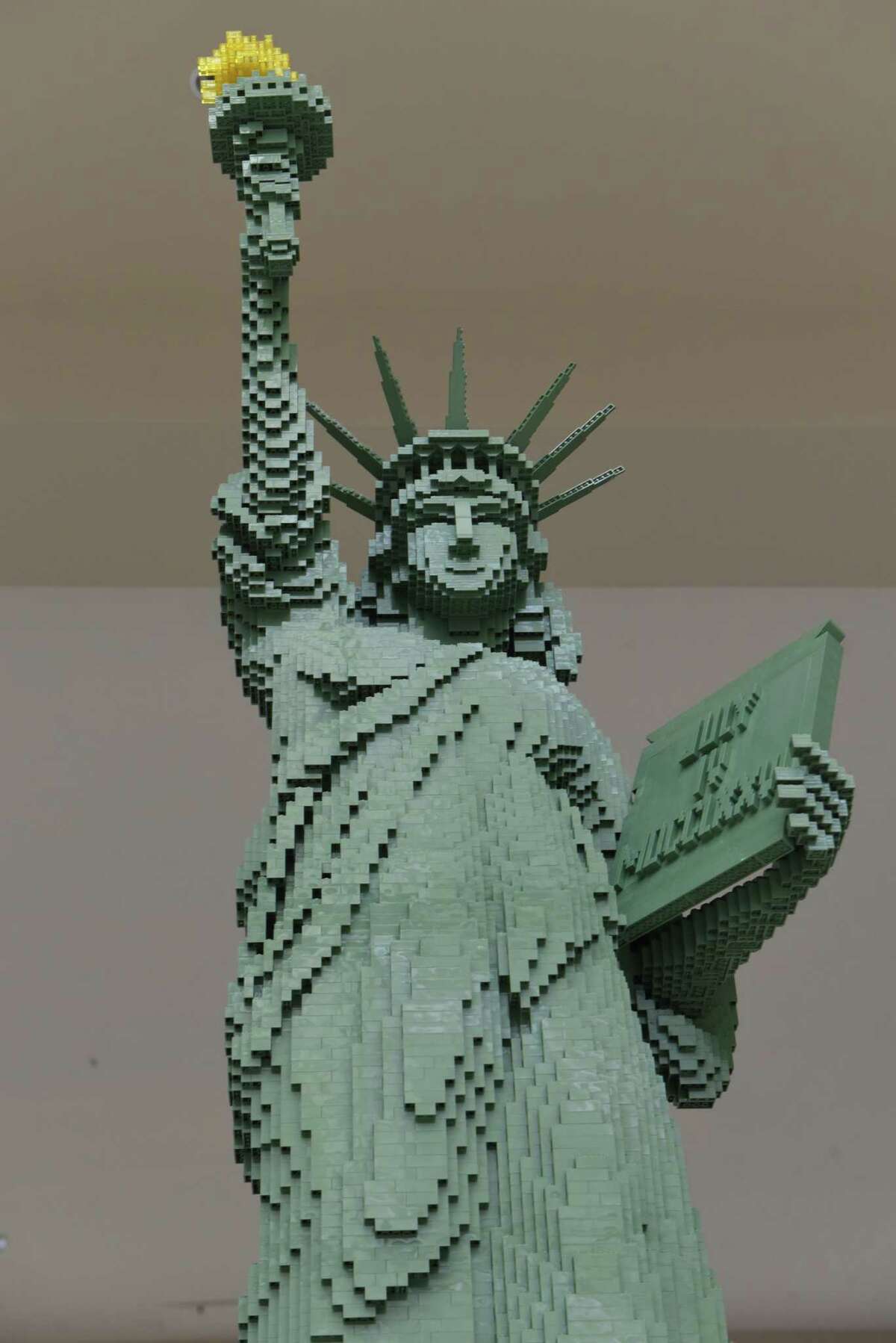 Lego replicas of iconic American structures on display at Crossgates