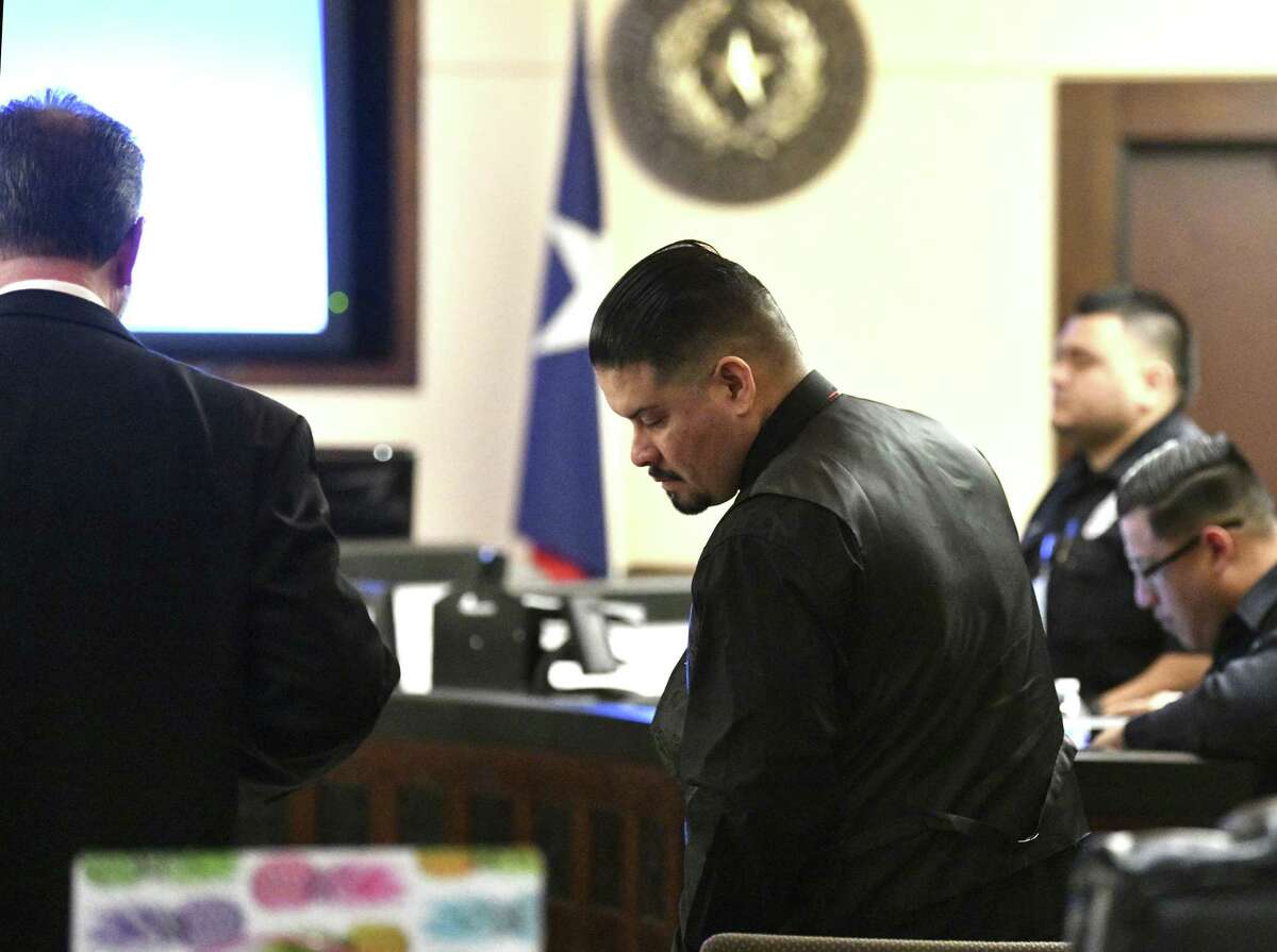 Jurors hear chilling 911 call from San Antonio teen who said her dad ...