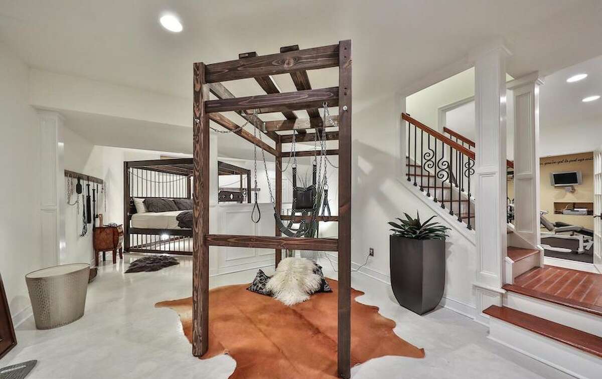 Stately Philadelphia home asking $750,000 gives a nod to 'Fifty Shades ...