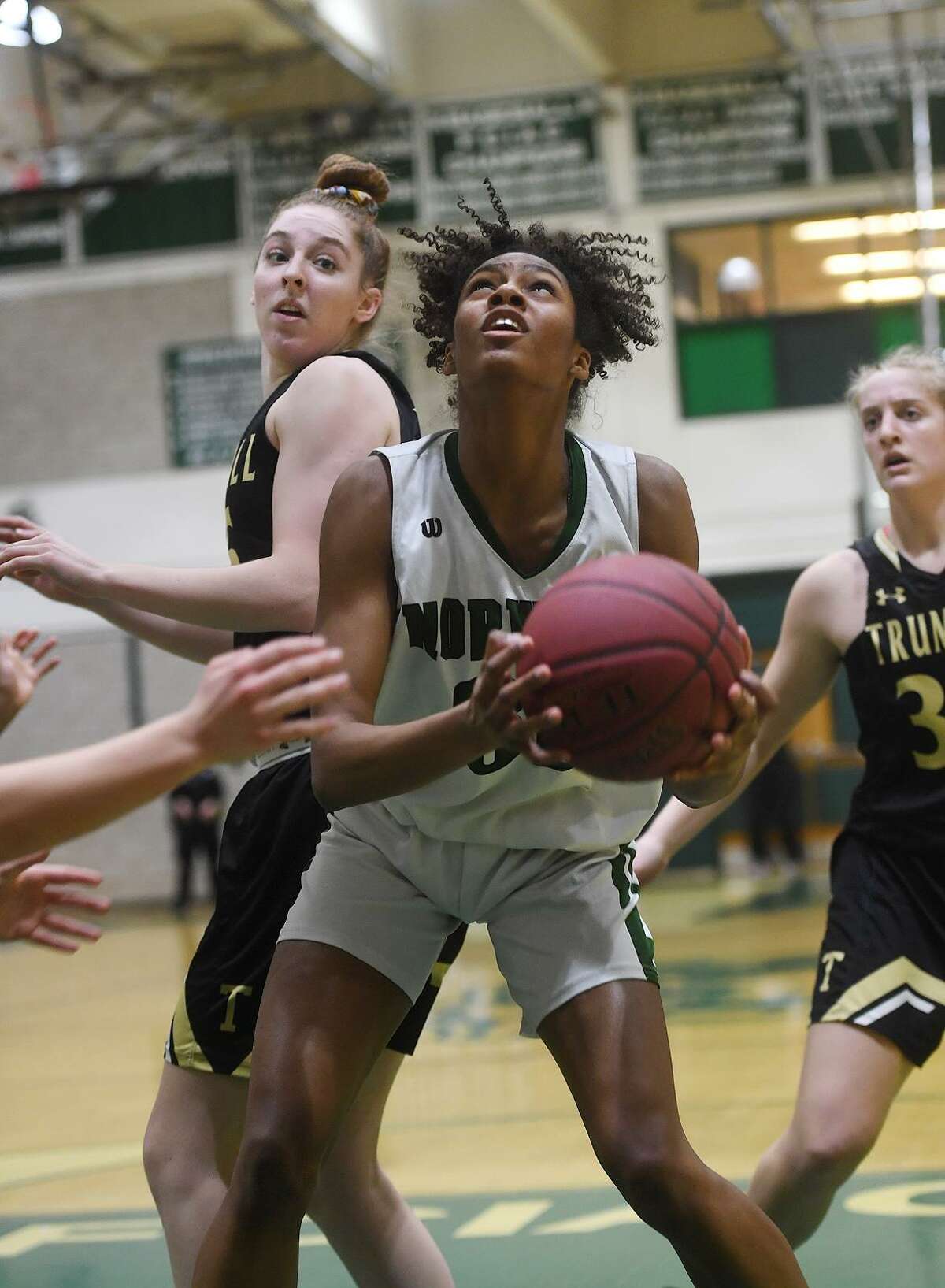 Hunte, No. 1 Norwalk hold off No. 4 Trumbull, stays unbeaten