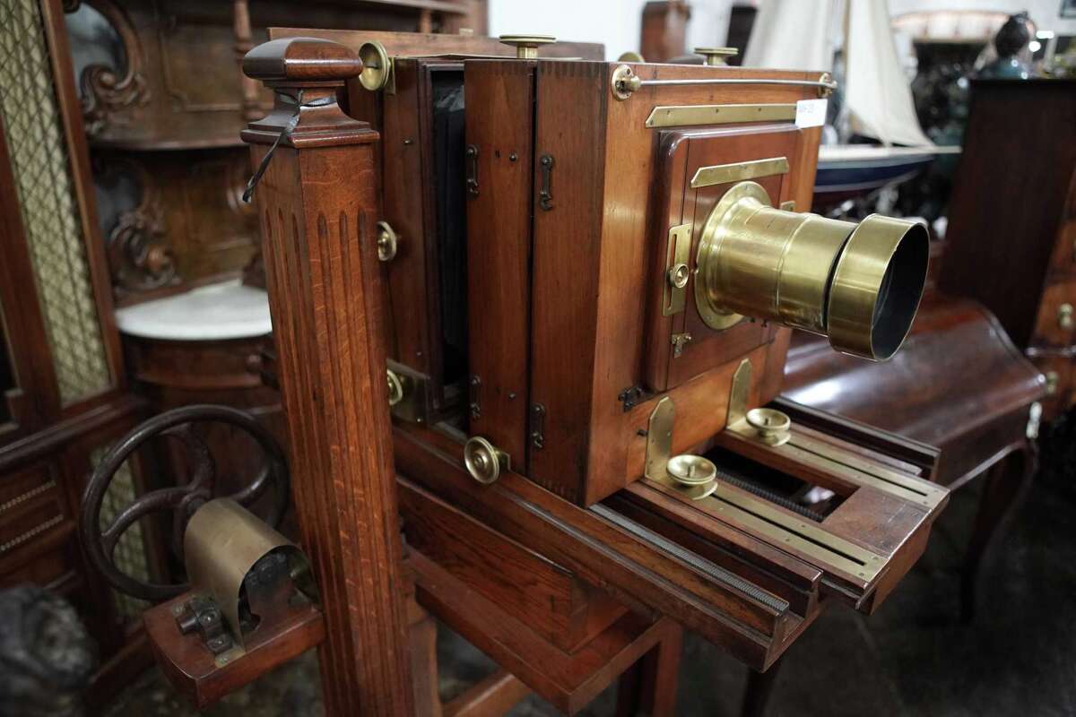 Houston antiques dealers ready to put it all up for auction