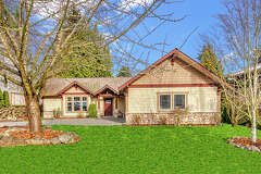 Get inspired: House where Jeff Bezos started Amazon listed