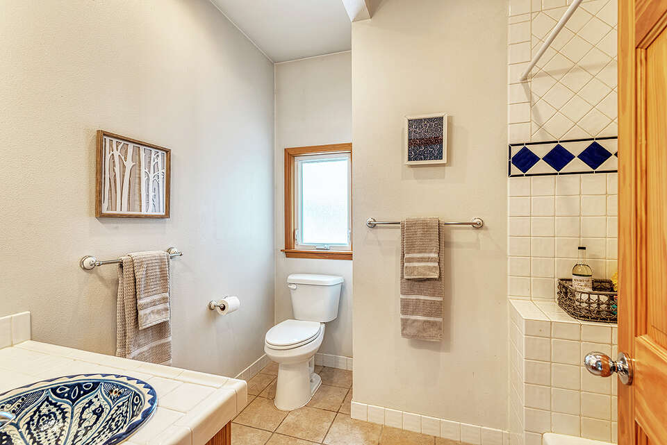 Get inspired: House where Jeff Bezos started Amazon listed