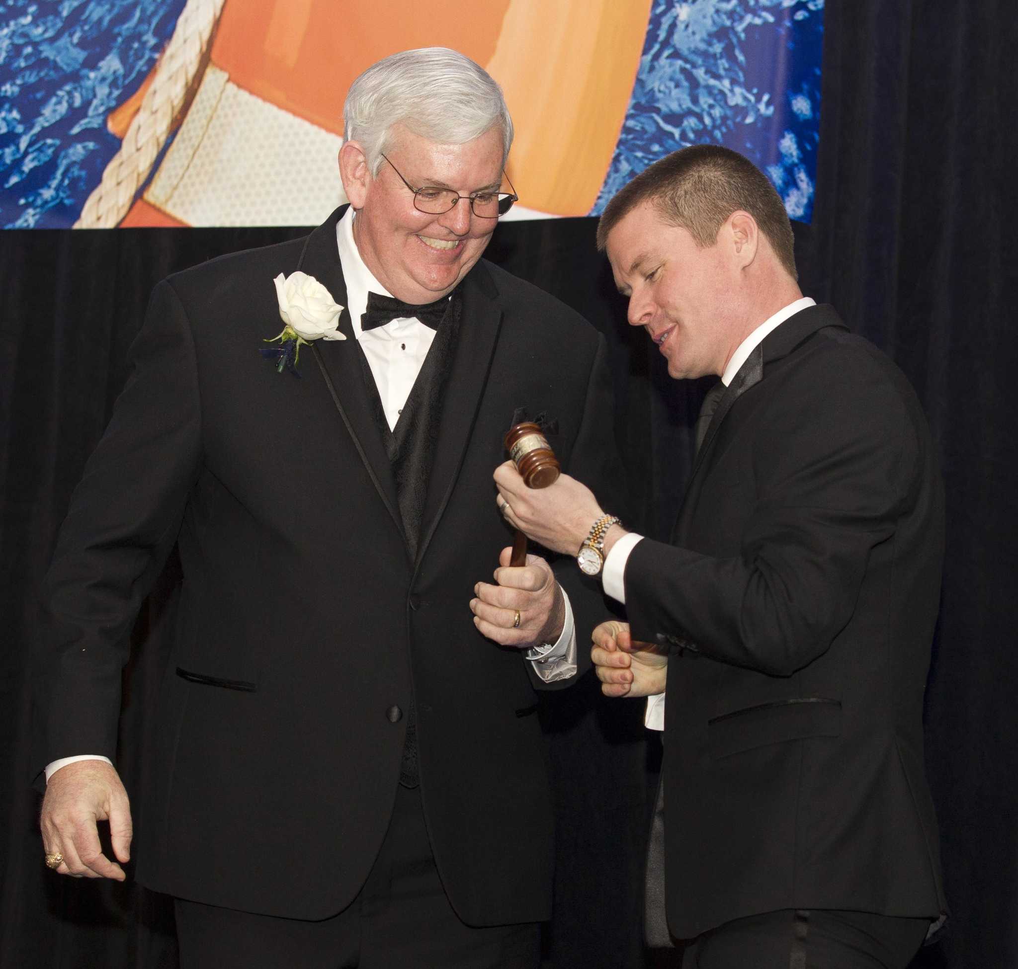 Conroe chamber honors past chairman, welcomes new leader