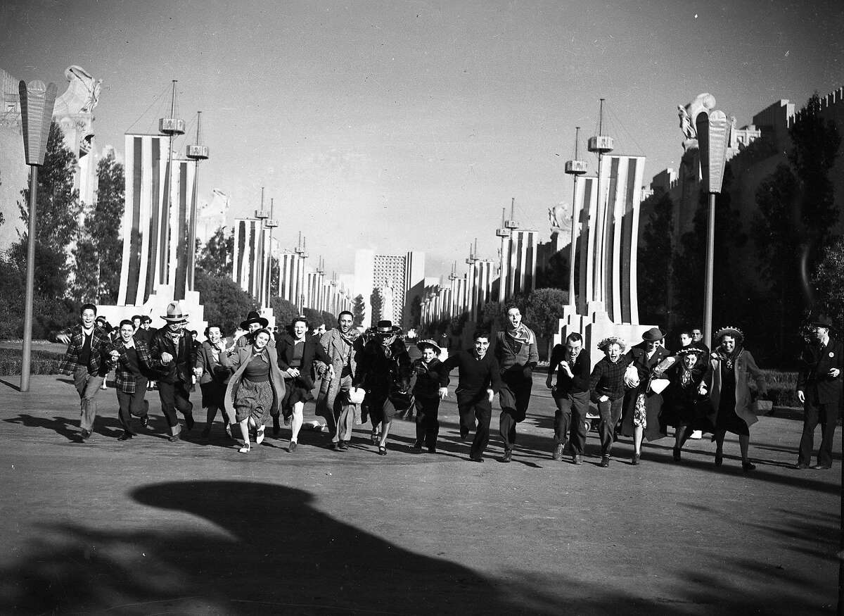 At SF’s 1939 World’s Fair, a mad dash to be first through the gates
