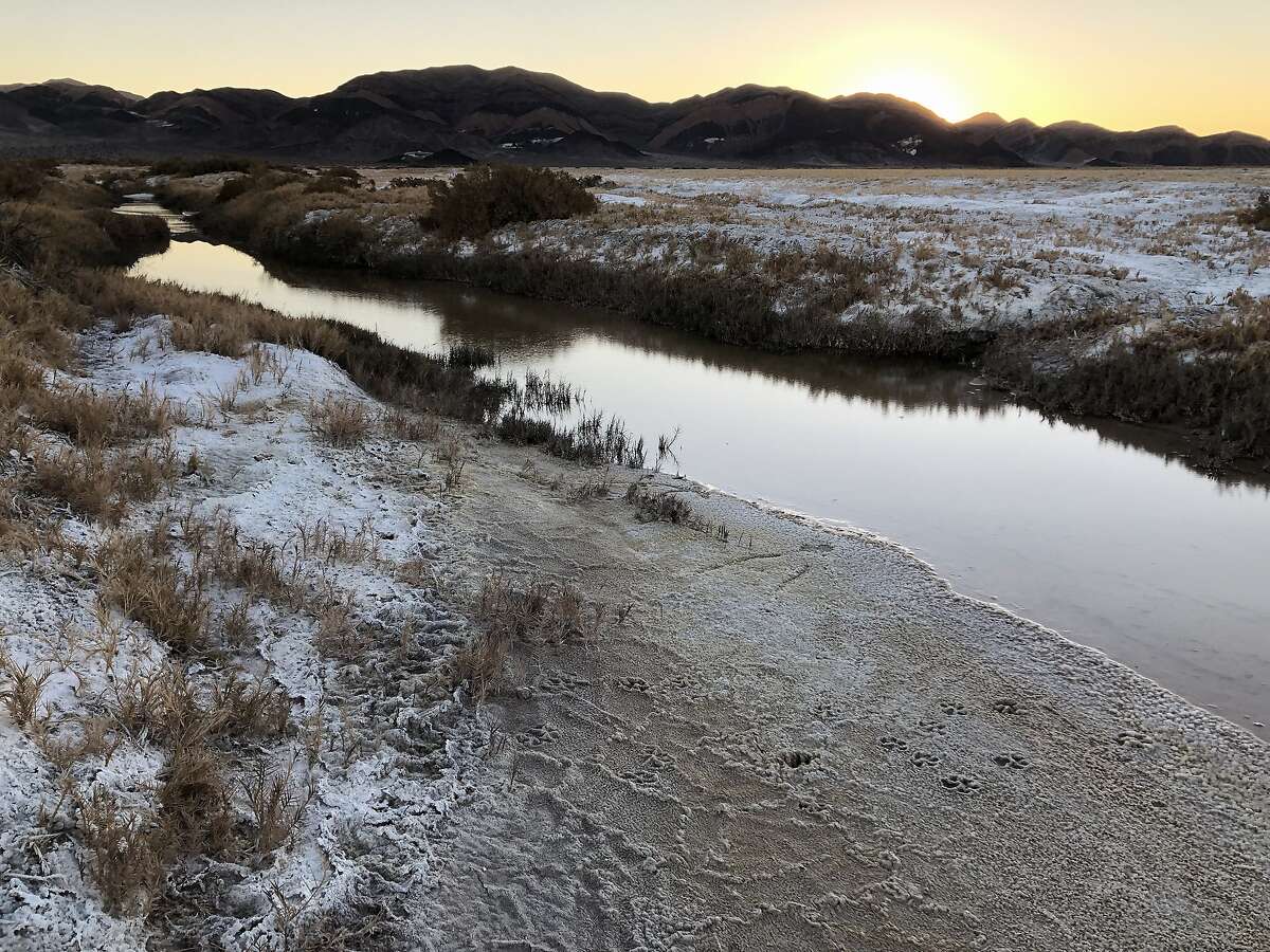 Could you survive hiking alone across Death Valley? This guy did