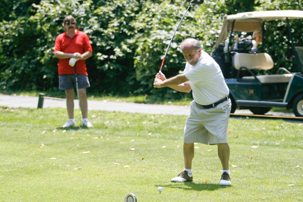 McMahon alumni take to the links