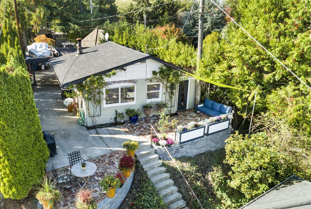 Pritchard Island Cottage makes ideal Airbnb or vacay retreat