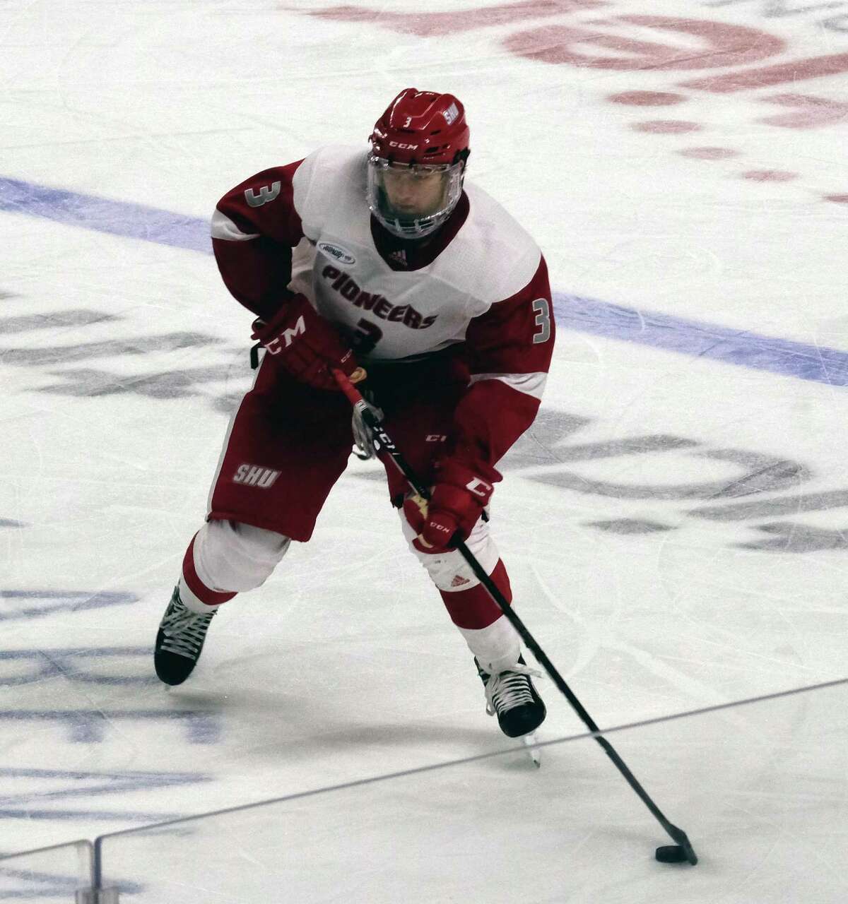 Sacred Heart men's hockey takes five-game win streak into weekend