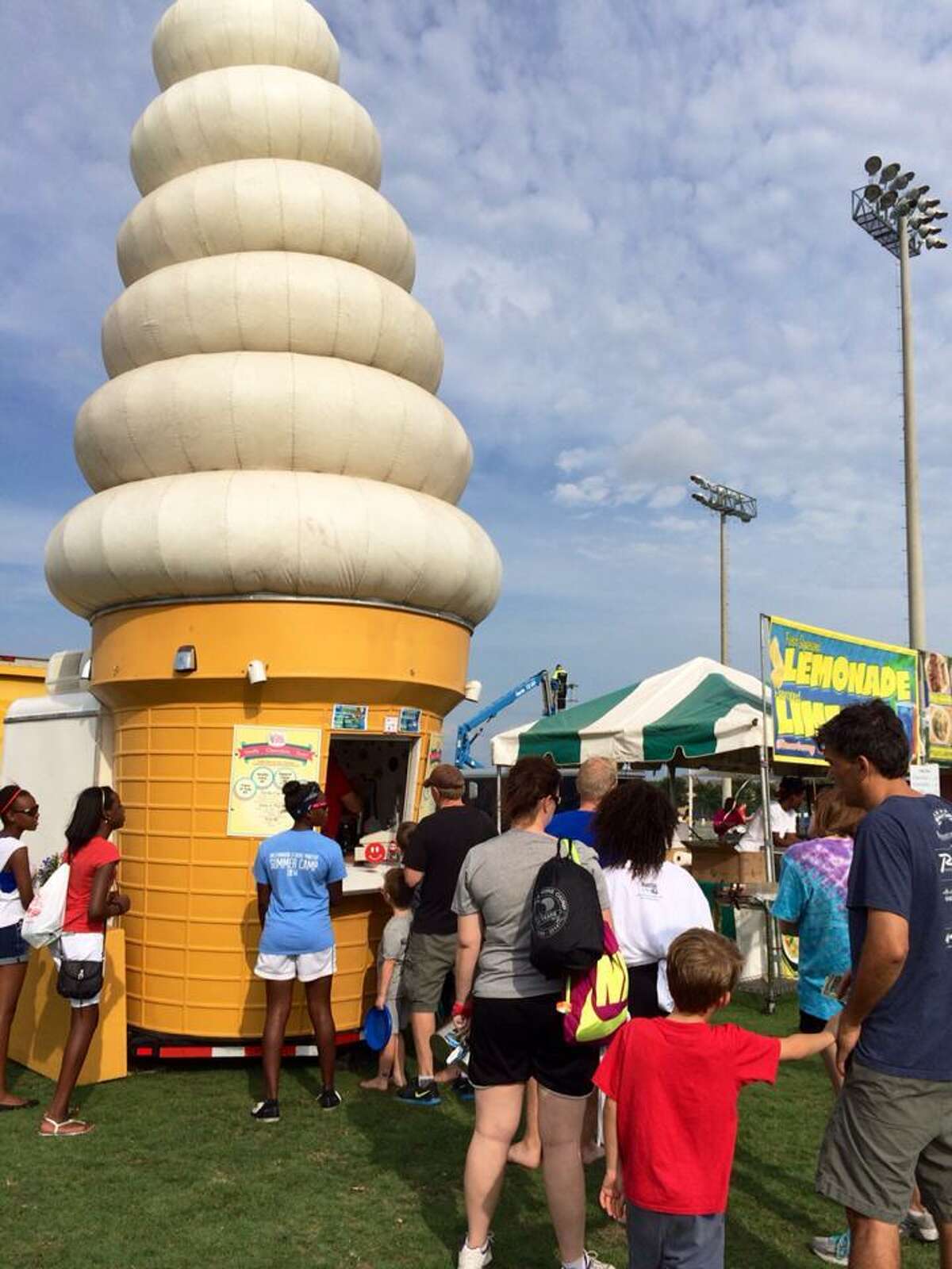 RodeoHouston carnival fare: The new, the outrageous