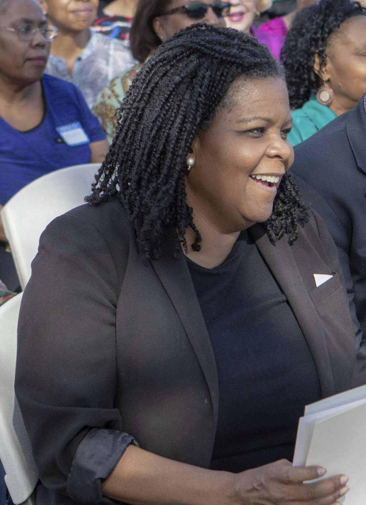 Statue unveiled for Pulitzer Prize winner and Conroe High graduate