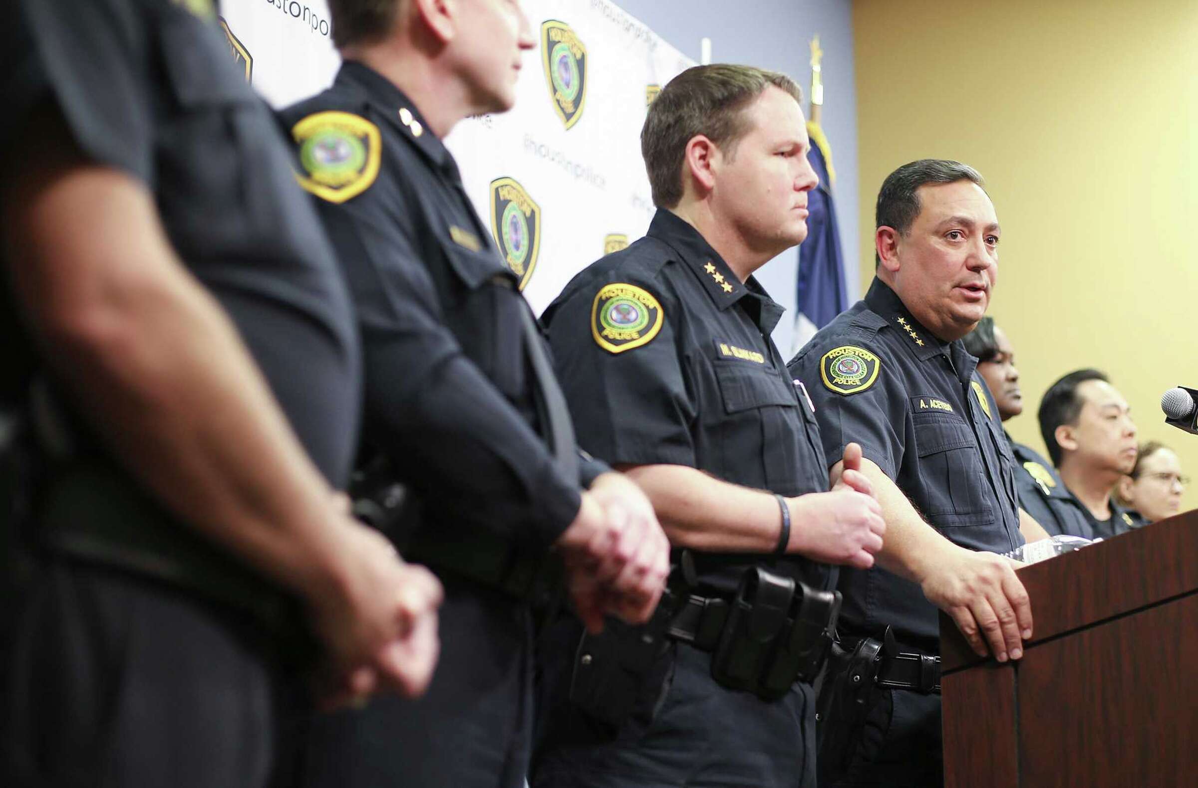 Houston police officer in drug raid had previous allegations against him