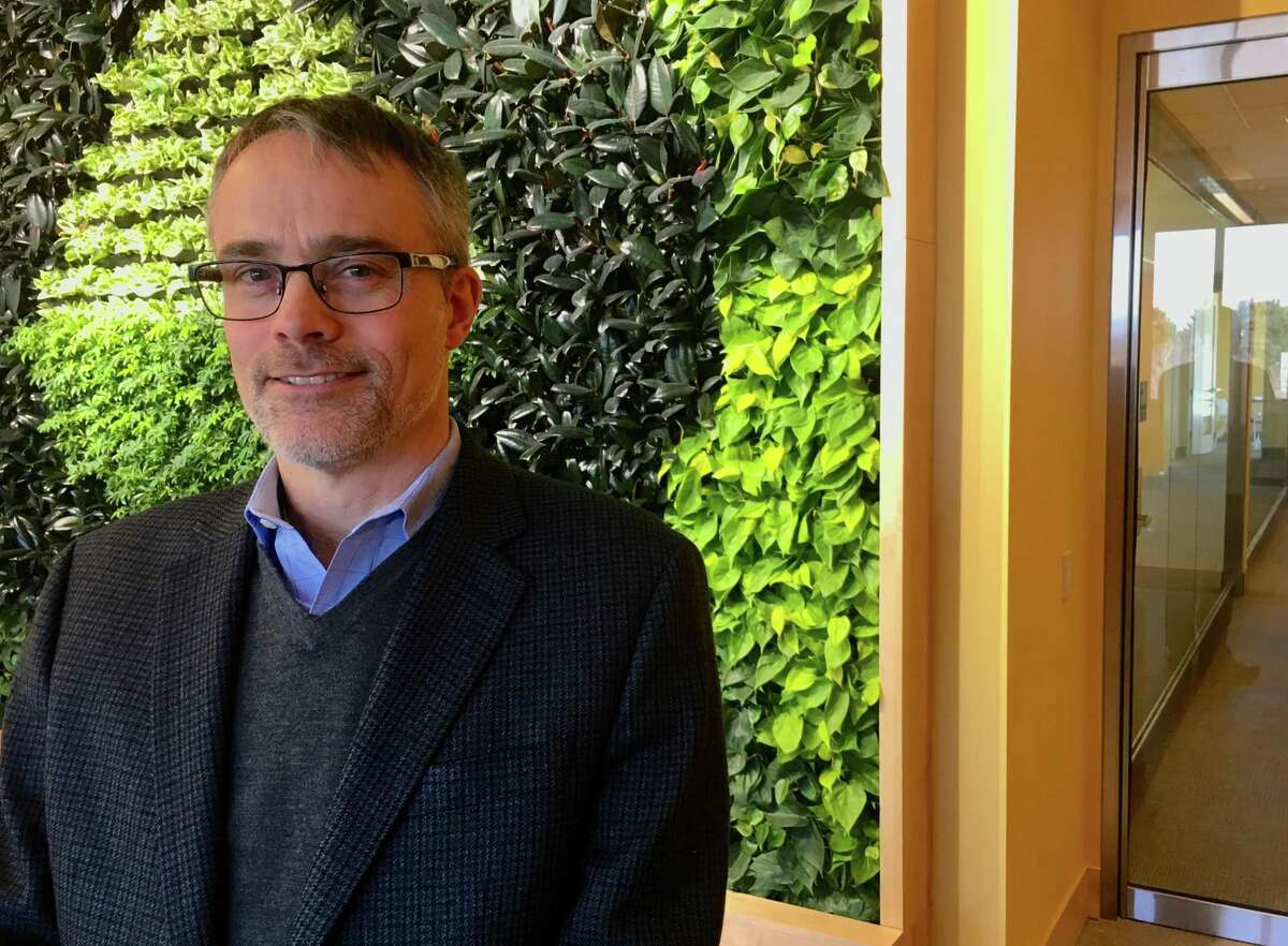 Dan Haar: Health center for the poor begets a telemedicine pioneer