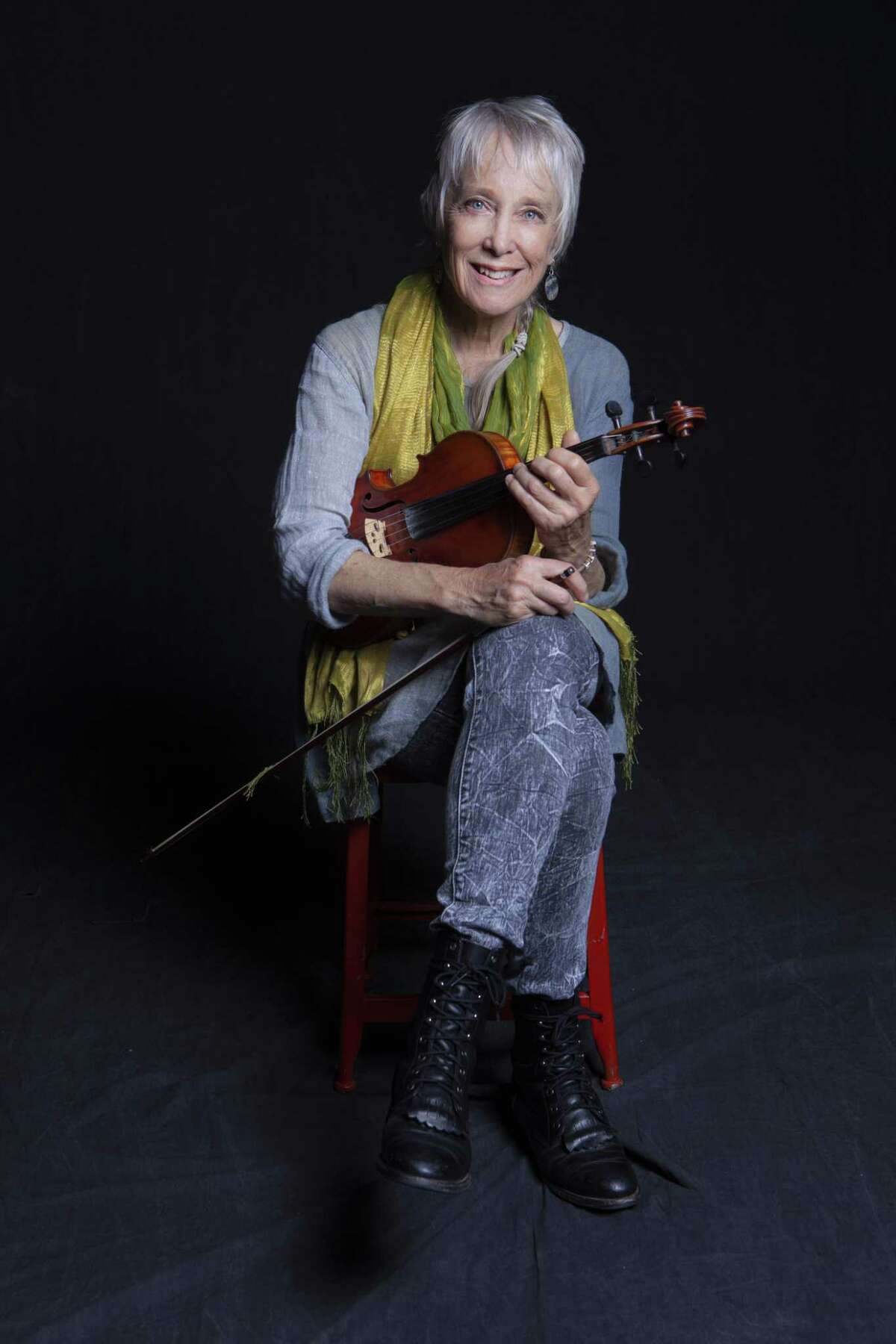 Laurie Lewis & The Right Hands bring Bay Area bluegrass to New Haven ...