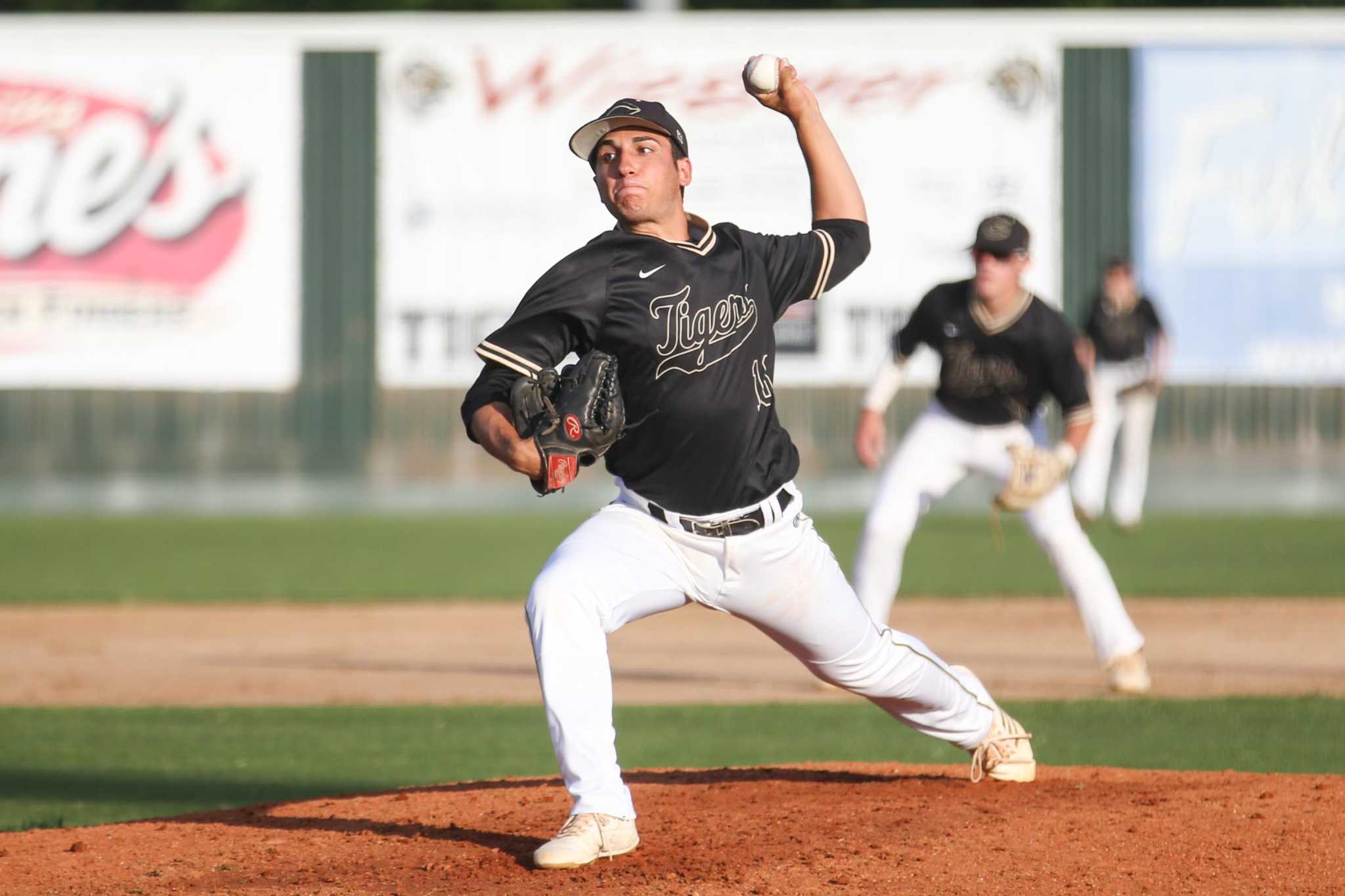BASEBALL: Conroe showing chemistry, energy as 2019 season approaches